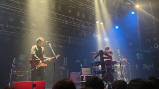 Spotify O-EAST｜キャパ、1階席と2階席からのステージの見え方、ドリンクについて写真付きで解説 | ライブガイドドッグ